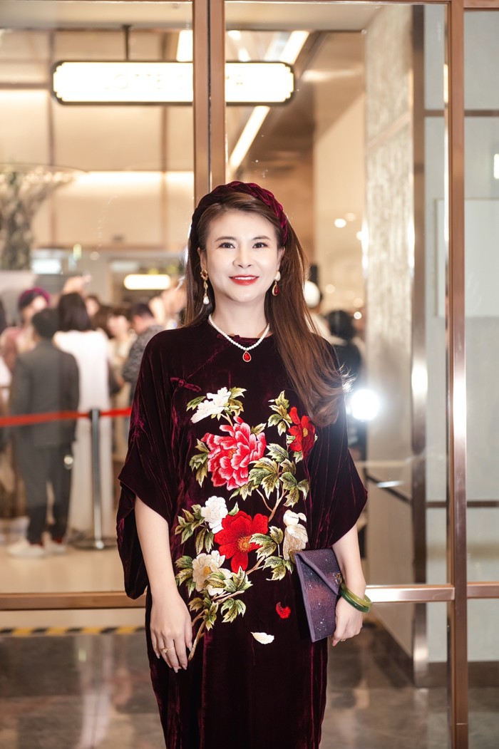 Vợ anh Núi Kim Oanh: Lần đầu tiên tôi được đối xử như một nghệ sĩ xứng đáng