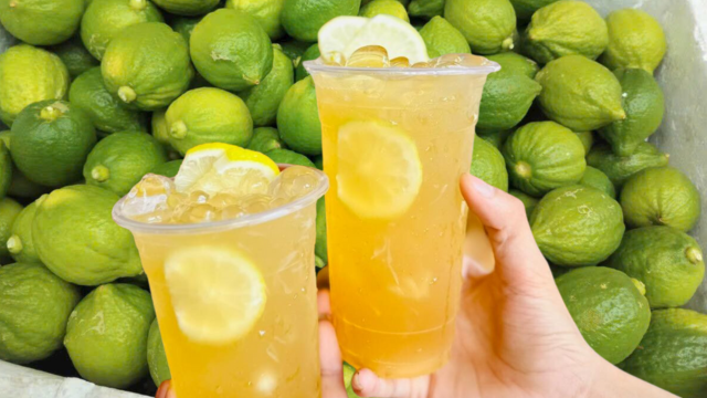 Trà chanh giã tay có gì hot mà giới trẻ phải xếp hàng nhiều tiếng đồng ...