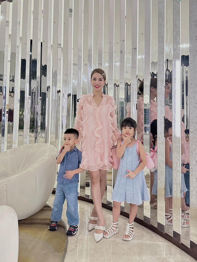 Bé Boorin nhà Diệp Lâm Anh 5 tuổi xinh xắn như tiểu công chúa, diện mạo trổ nét giống bố thiếu ...