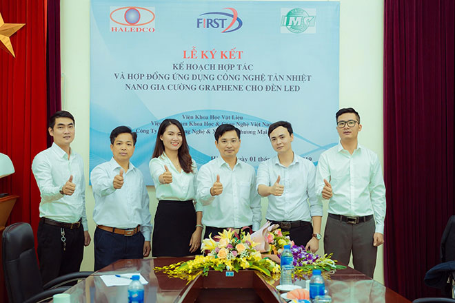 Có nên mua đèn sân vườn năng lượng mặt trời của Haledco hay không?