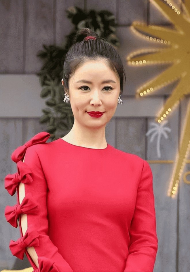 Lâm Tâm Như diện đồ để lộ phần nhạy cảm, dân mạng đồng loạt chỉ trích mẹ 1 con