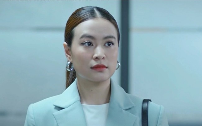 Sự trở lại của Hoàng Thùy Linh: Hào quang thị phi bủa vây, khóc mà ngỡ như cười, ở penthouse 20 tỷ