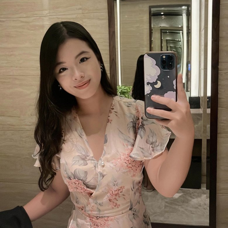 Con gái NSƯT Chiều Xuân xưa mũm mĩm thi The Voice Kids, nay 16 tuổi là mỹ nhân gợi cảm