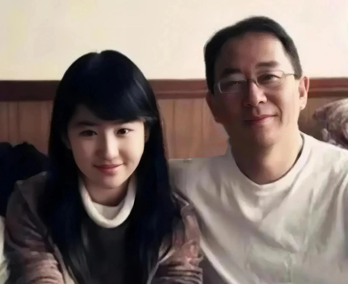 3 người cha quyền lực của Lưu Diệc Phi: Biến thần tiên tỷ tỷ thành ngôi sao bất khả xâm phạm