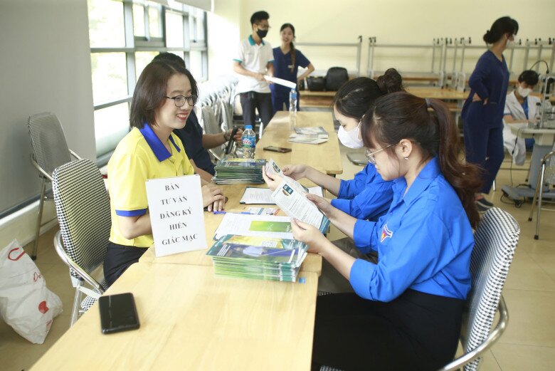 Mẹ thiên thần nhỏ Hải An từng hiến giác mạc cứu người: "Tôi sẽ giúp con ...