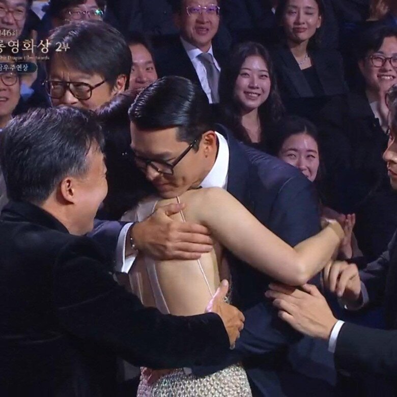 Vợ chồng Hyun Bin - Son Ye Jin cùng xưng đế, phong hậu tại Rồng Xanh 2025 nhưng vẫn không nhường ...