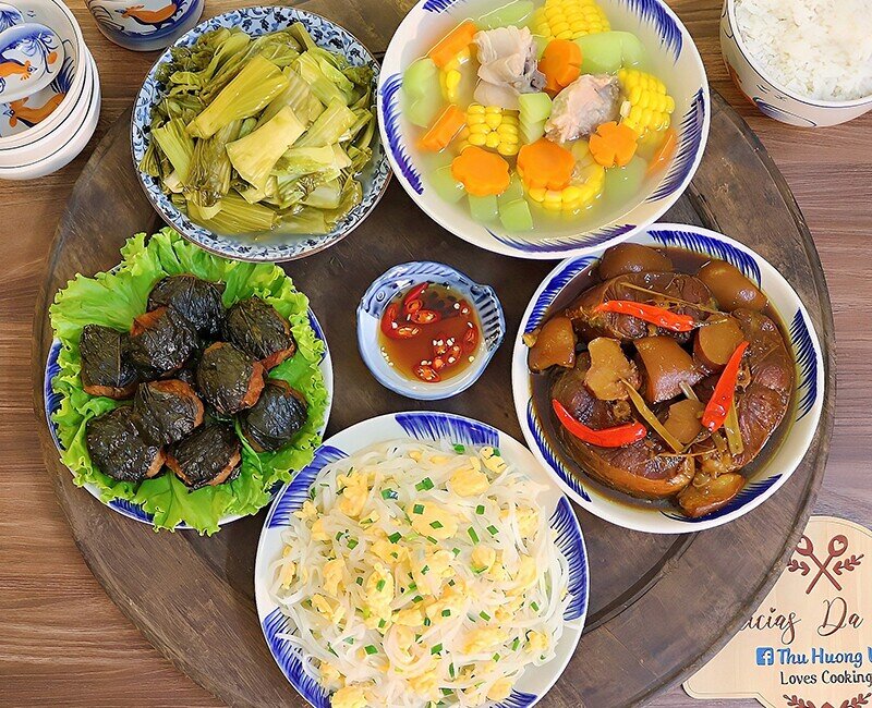 Tuyển tập 14 mâm cơm nhà đầy đặn, đủ hương vị tình thân, nhìn là thèm