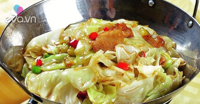 Xào bắp cải đừng cho luôn vào chảo, làm thêm điều này trong 20 giây ...