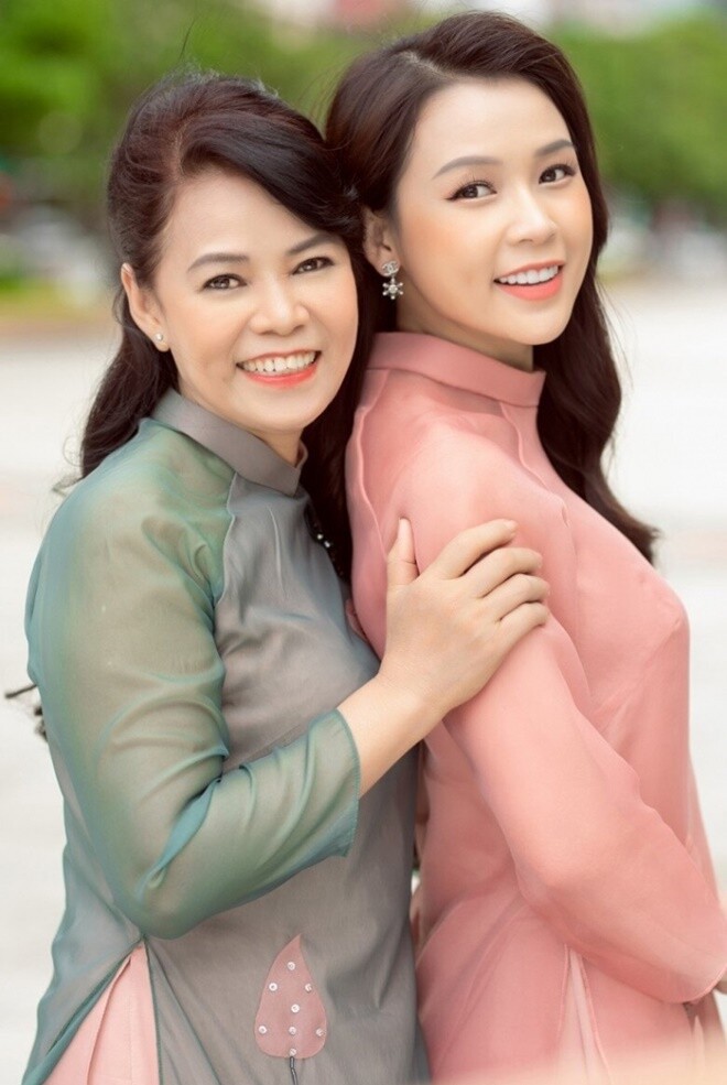 Chồng bí ẩn của phú bà Sam gặp mẹ vợ chỉ cười và cú chốt đơn từ chiếc ...