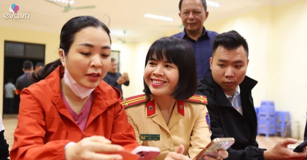 Công an Hà Nội đi từng ngõ, gõ từng nhà làm sạch dữ liệu xe và bằng lái