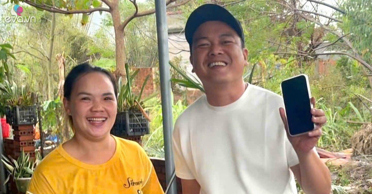 Mất điện thoại giữa lũ dữ, anh cứu hộ Đà Nẵng gặp chuyện ấm lòng sau 3 ngày