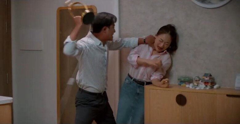 Phản ứng của Lan Phương khi bị Doãn Quốc Đam bóp cổ không nằm trong kịch bản phim giờ vàng