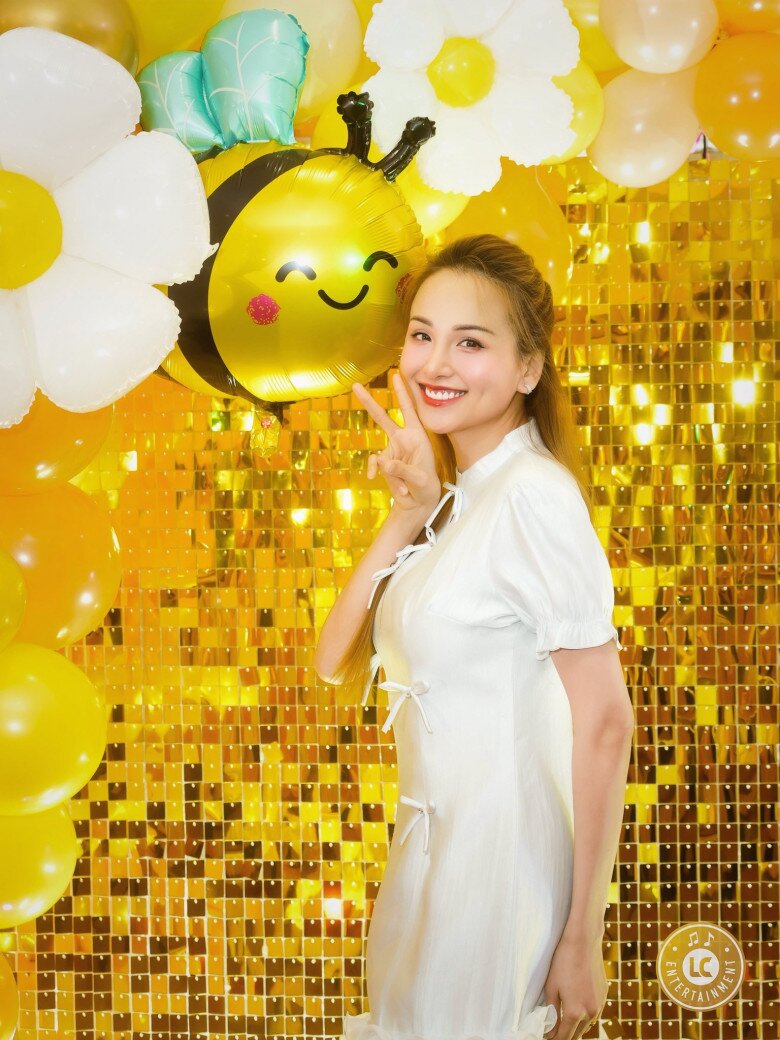 Sao Việt 24h: Con gái MC Quyền Linh khoe vẻ quyến rũ, thả thính cực mượt, sẵn sàng dìm bản thân ...