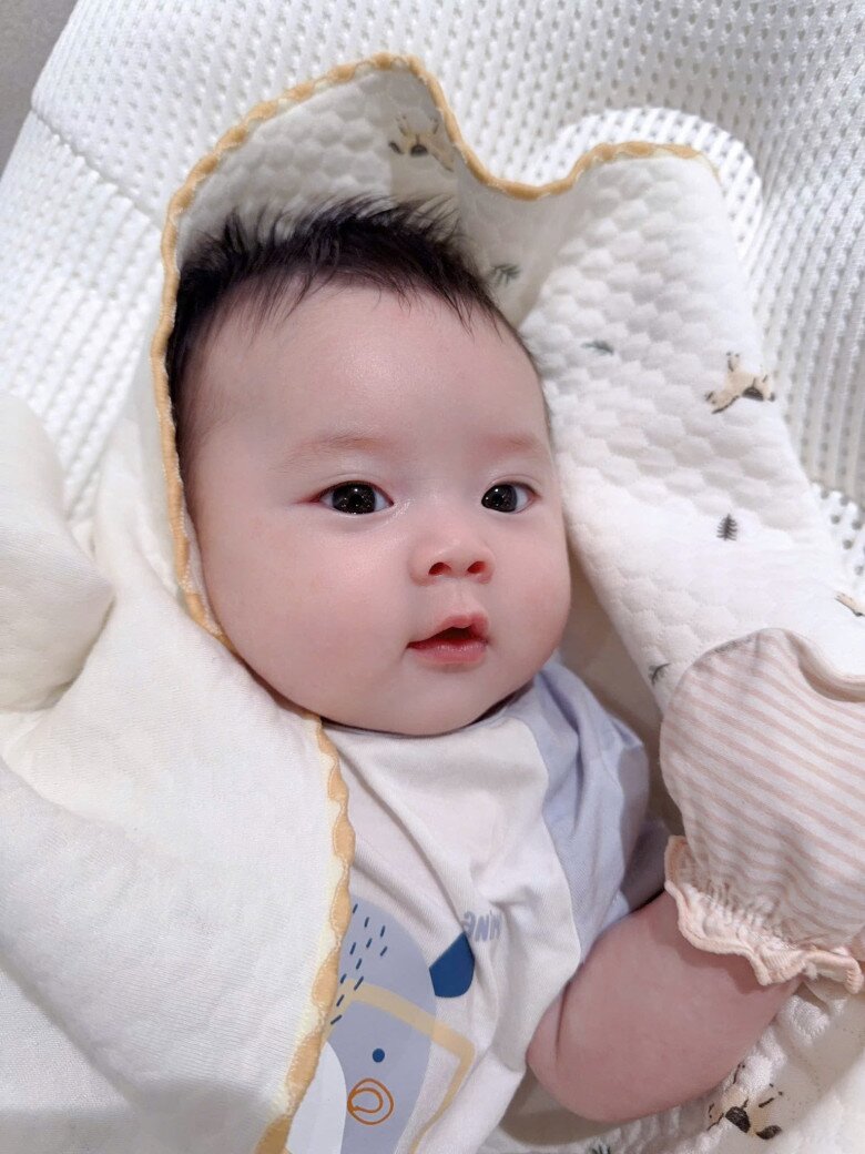 Sao Việt 24h: Con gái MC Quyền Linh khoe vẻ quyến rũ, thả thính cực mượt, sẵn sàng dìm bản thân ...