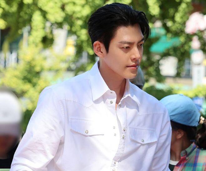 Thần Đèn Ơi Ước Đi: Kim Woo Bin tỏa sáng với nhan sắc lão hóa ngược ...