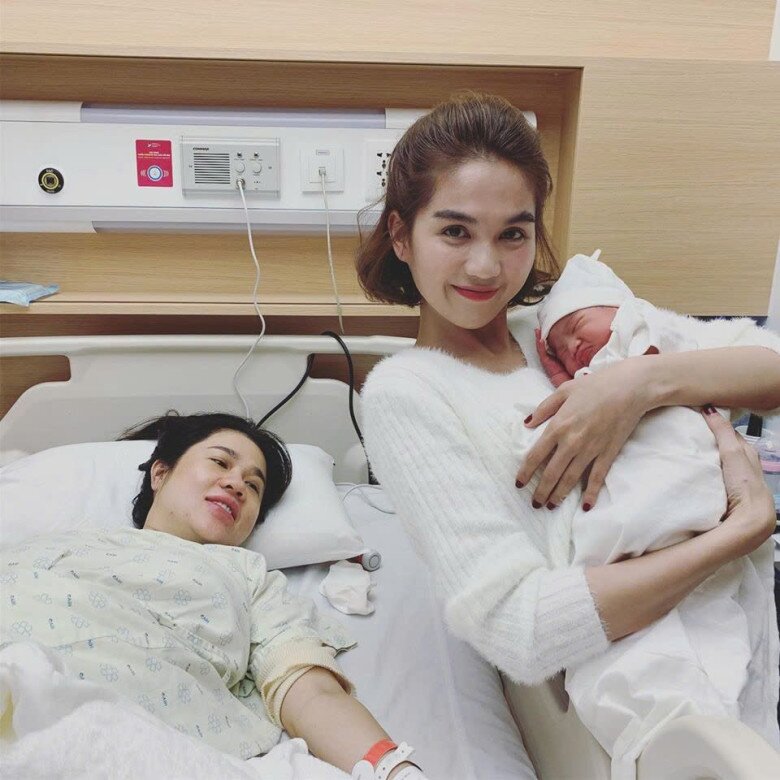 Chị ruột Ngọc Trinh U50 qua 3 lần sinh nở dáng vẫn nuột nà, kiếm nửa tỷ ...