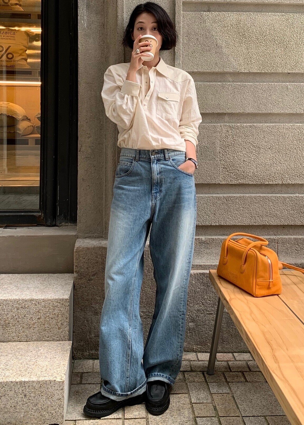 Chỉ cần nhớ 3 công thức phối quần jeans, chị em công sở lúc nào cũng ...
